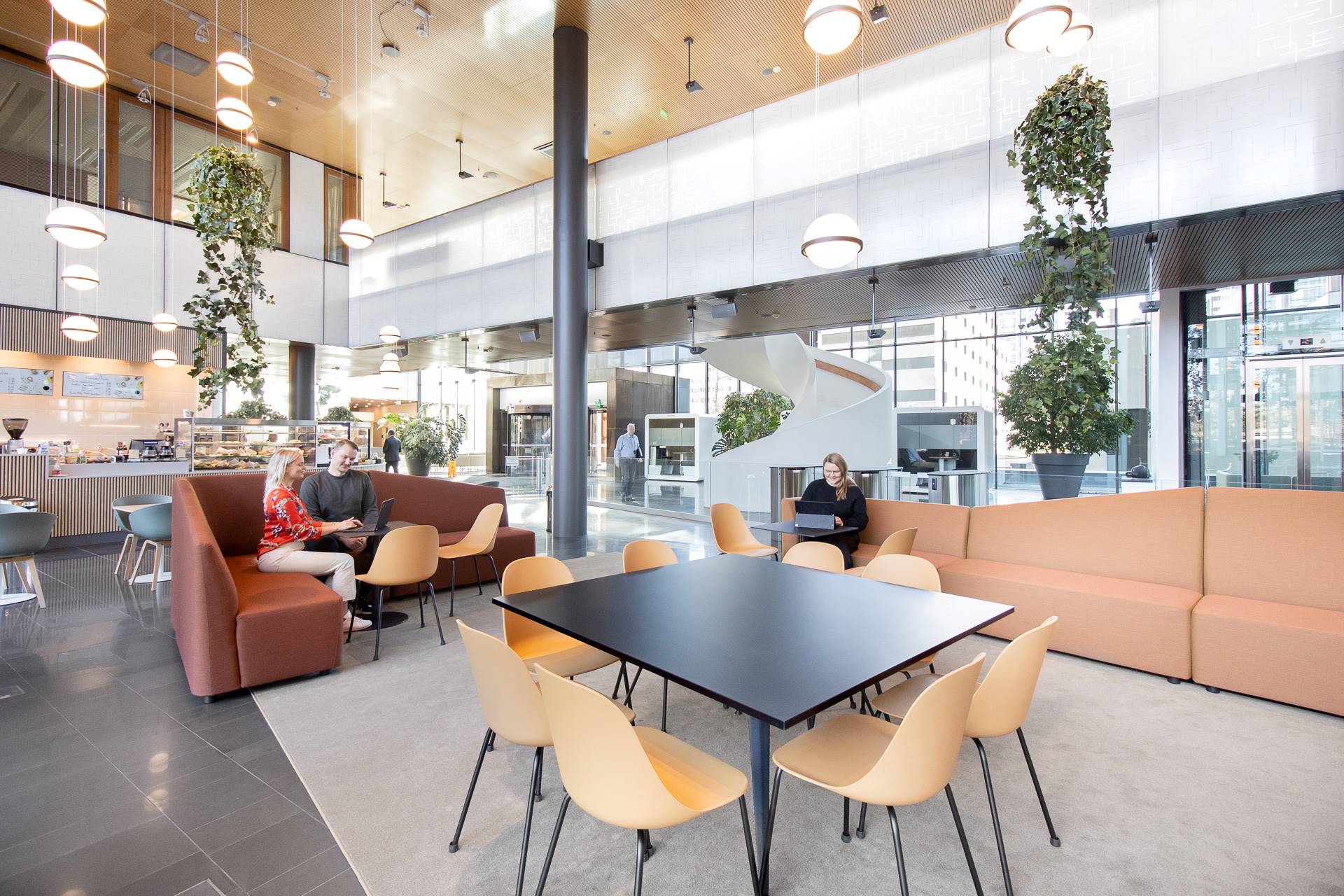 Tapiolan Hohka, Revontulenkuja, Espoo